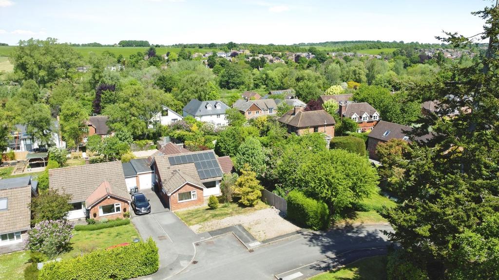 West Manton, Manton, SN8 4 bed detached bungalow - £655,000