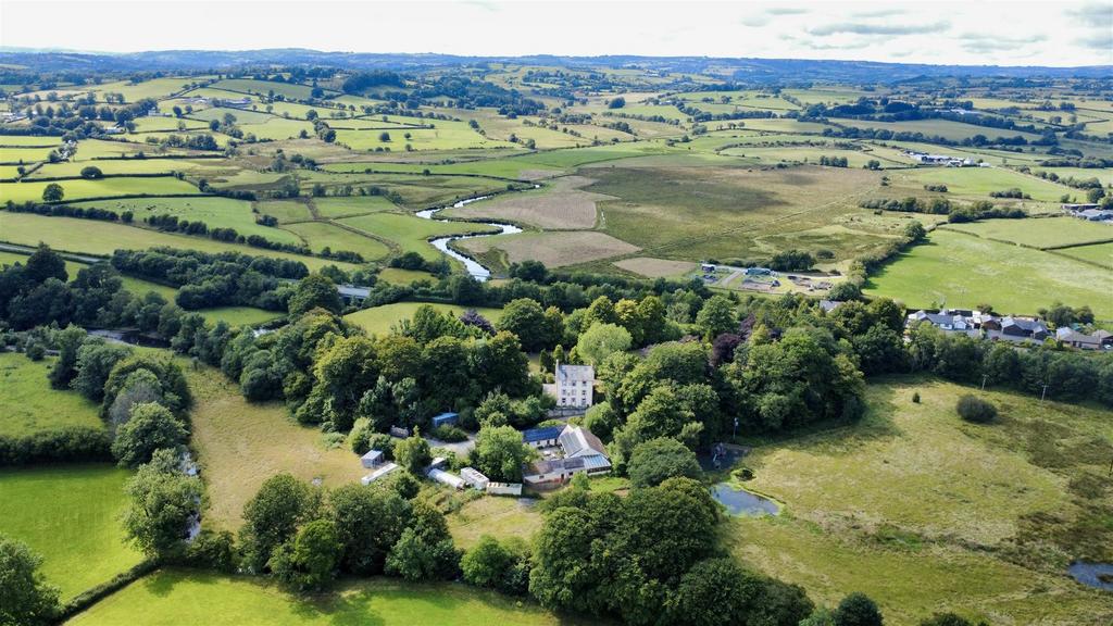 Tregaron 7 bed property with land for sale - £795,000