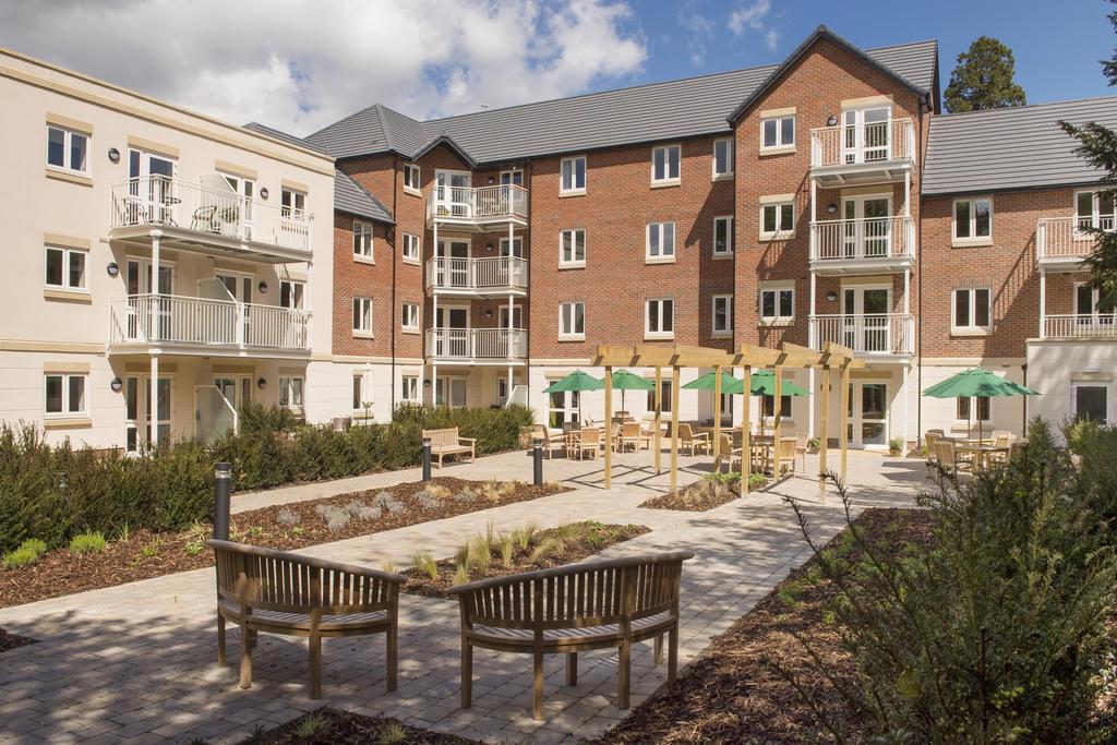 Bath Road, Devizes SN10 1 bed retirement property to rent - £2,975 pcm ...