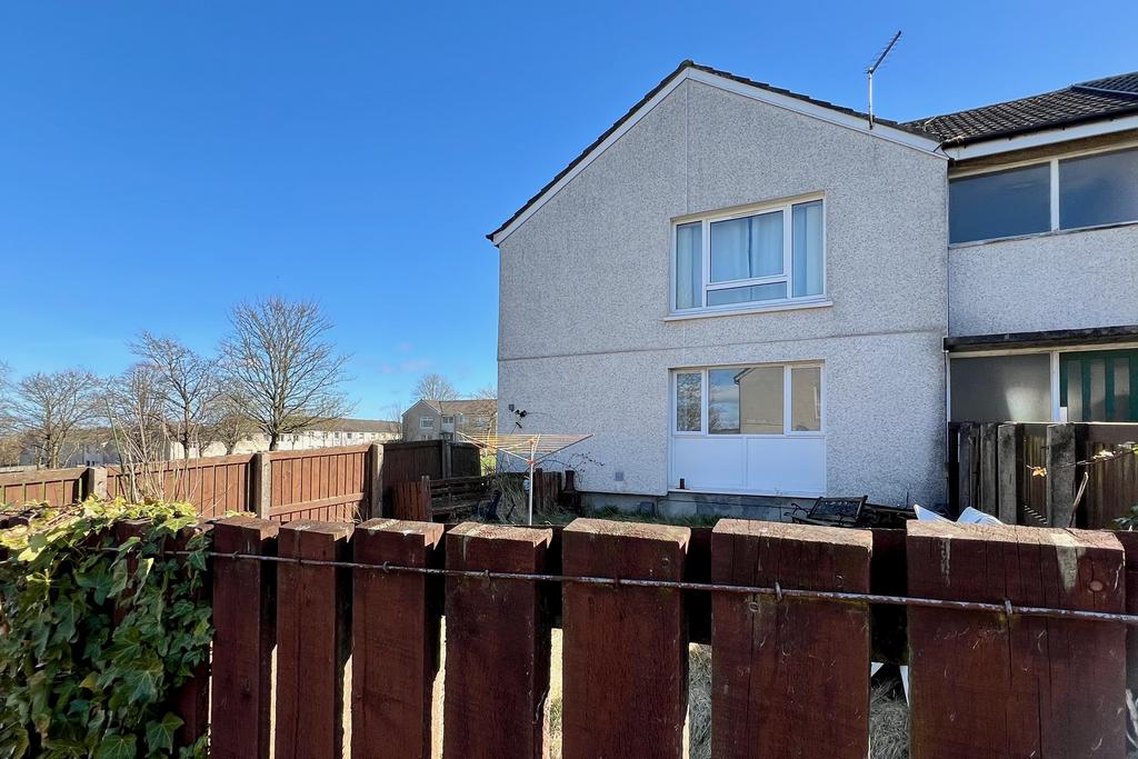 Denholm Grove, Armadale EH48 2 bed ground floor flat to rent - £650 pcm ...