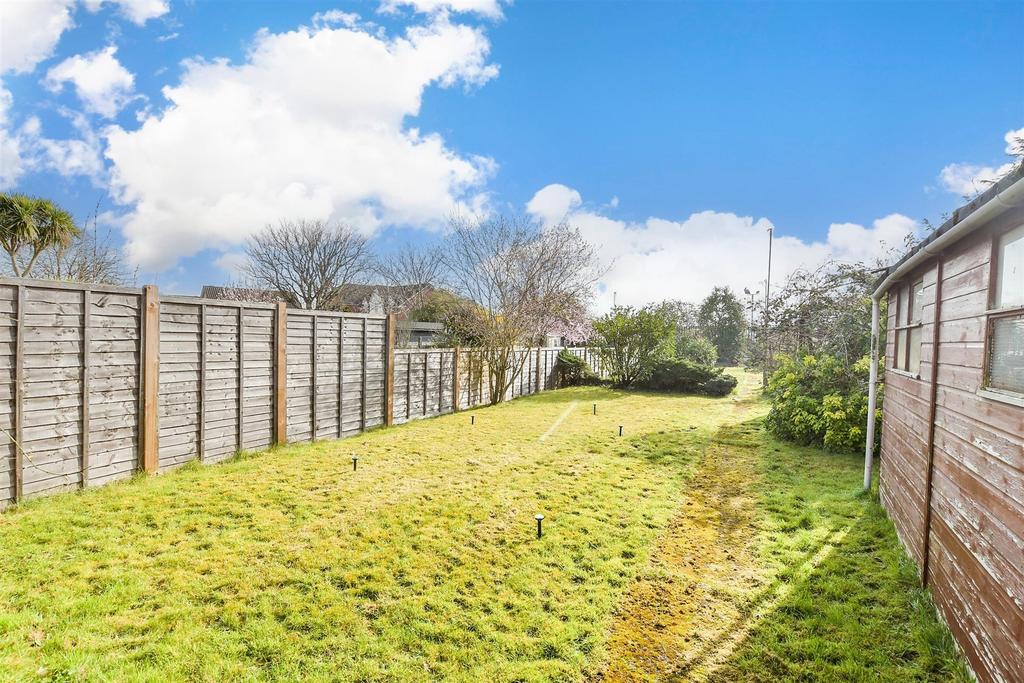 New Hythe Lane, Larkfield, Kent 3 bed detached house for sale - £350,000