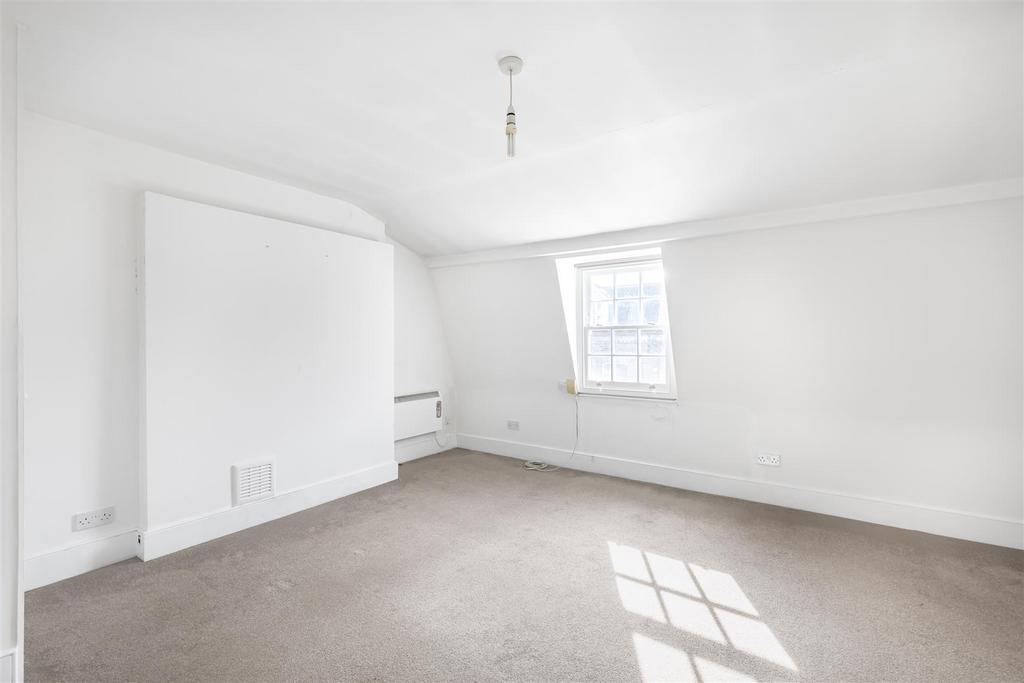 Roehampton High Street, London 2 bed flat - £1,695 pcm (£391 pw)
