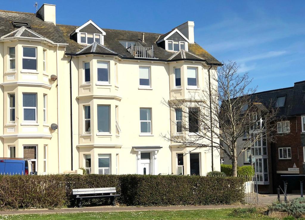 Seafield Road, Seaton, Devon, EX12 3 bed apartment for sale - £260,000