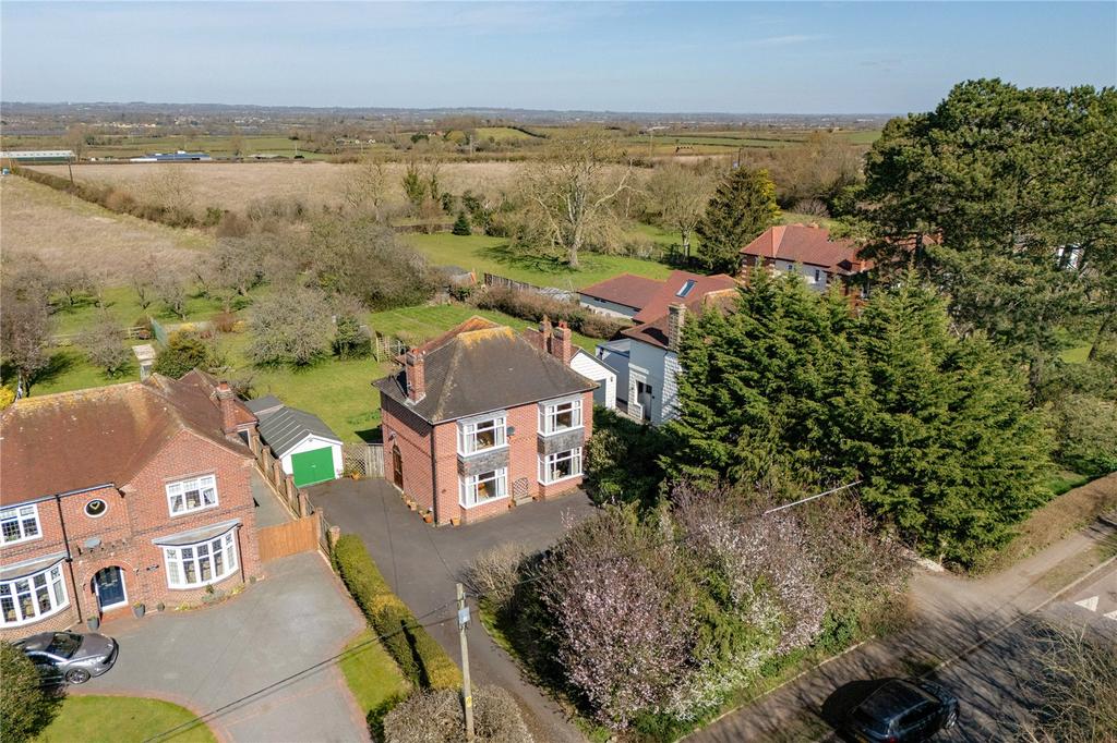 Devizes Road, Hilperton 4 bed detached house for sale - £700,000