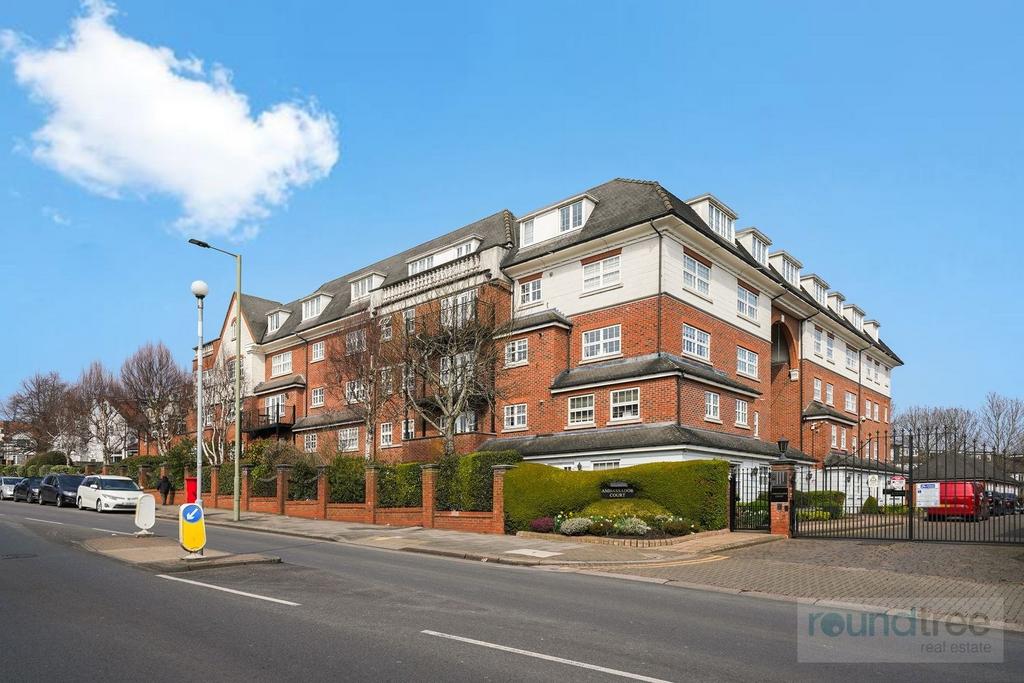 Ambassador Court, Hendon NW4 3 bed apartment for sale - £850,000