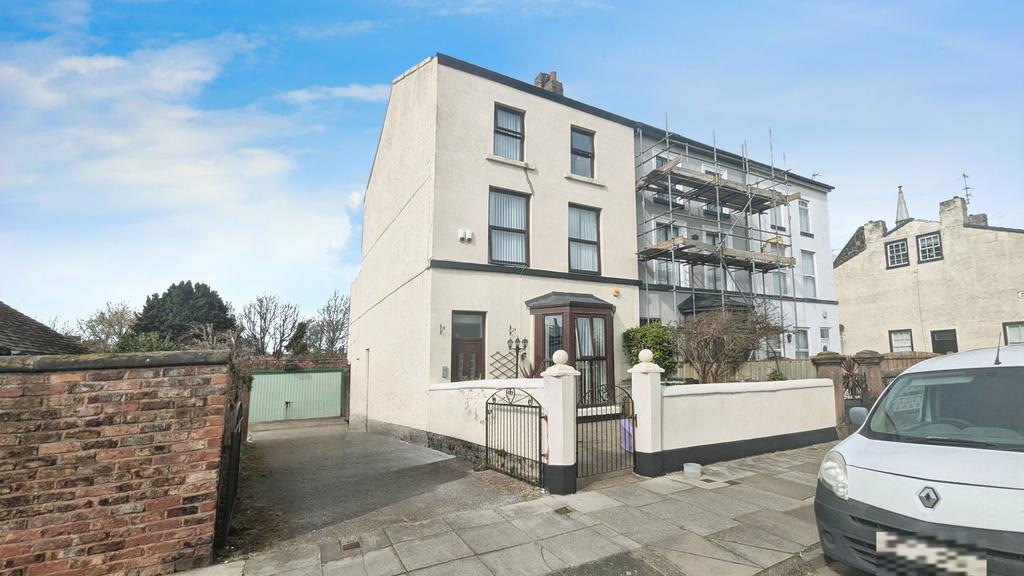 Wellington Street, Liverpool L22 6 bed end of terrace house - £375,000