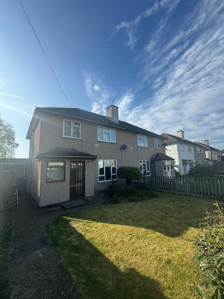 Hayes, UB3 4 bed semi-detached house - £3,000 pcm (£692 pw)