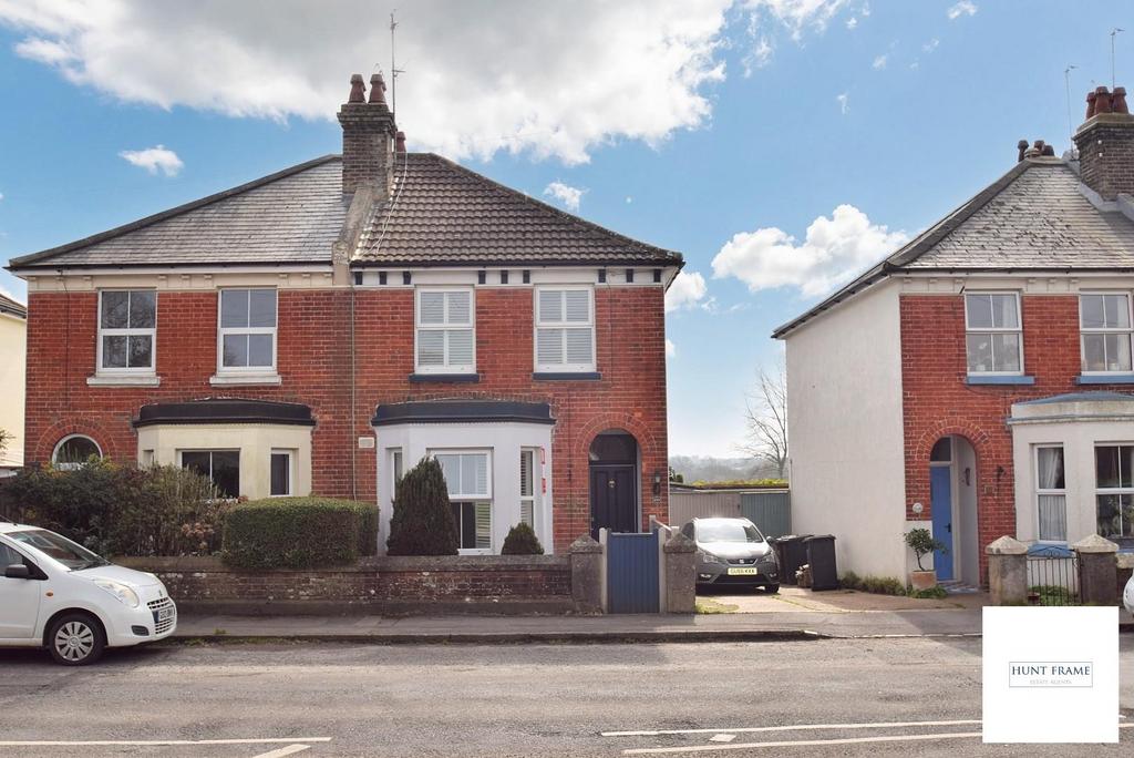 Rattle Road, Pevensey BN24 2 bed semi-detached house - £325,000