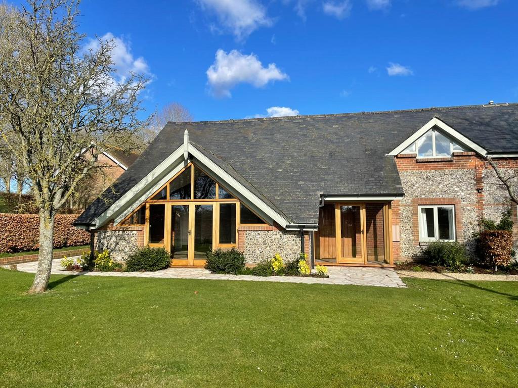 Brown Candover SO24 2 bed barn conversion - £1,795 pcm (£414 pw)