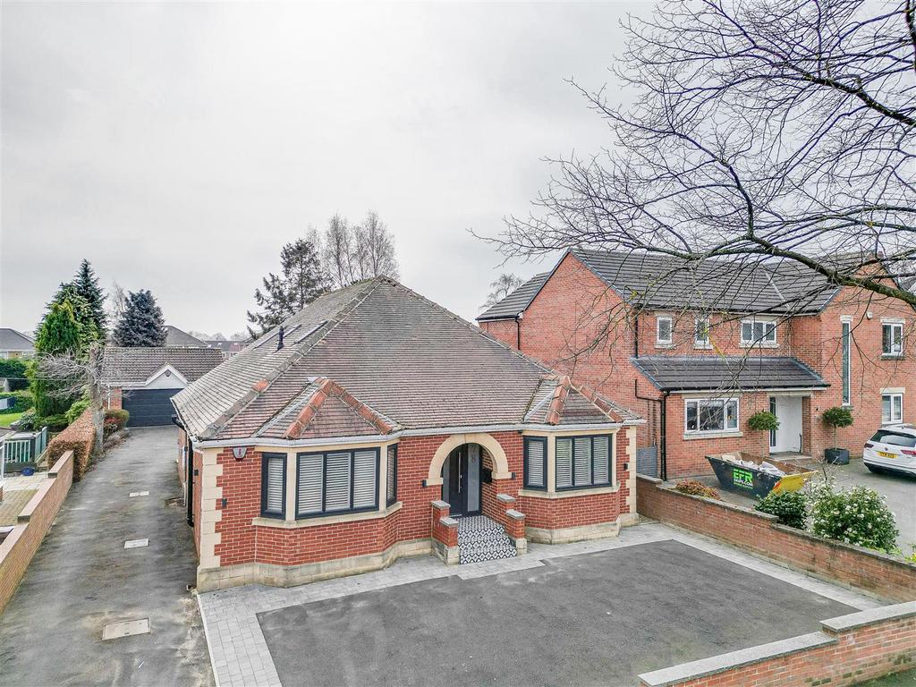 Queens Drive, Ossett WF5 4 bed detached bungalow - £595,000