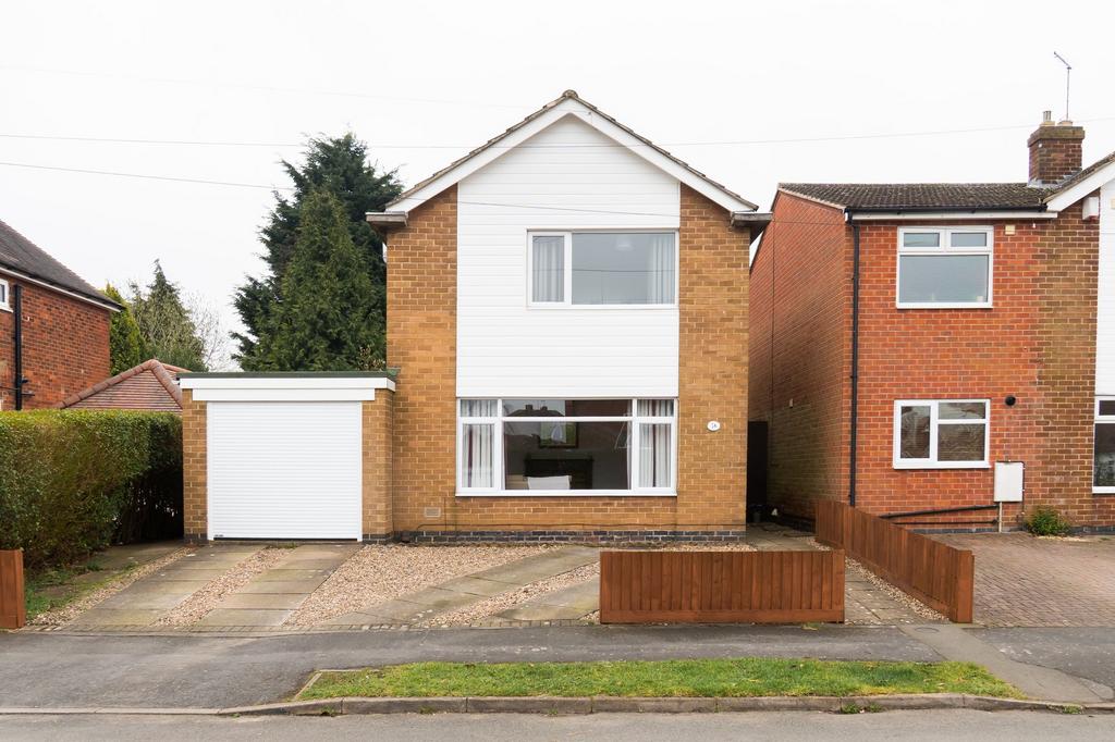 Iris Avenue, Glen Parva, LE2 3 bed detached house - £325,000