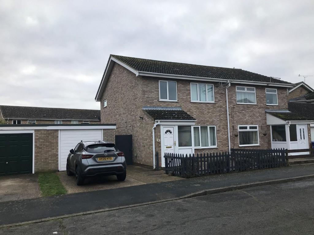 Clover Way, Red Lodge IP28 3 bed semi-detached house - £1,280 pcm (£295 pw)