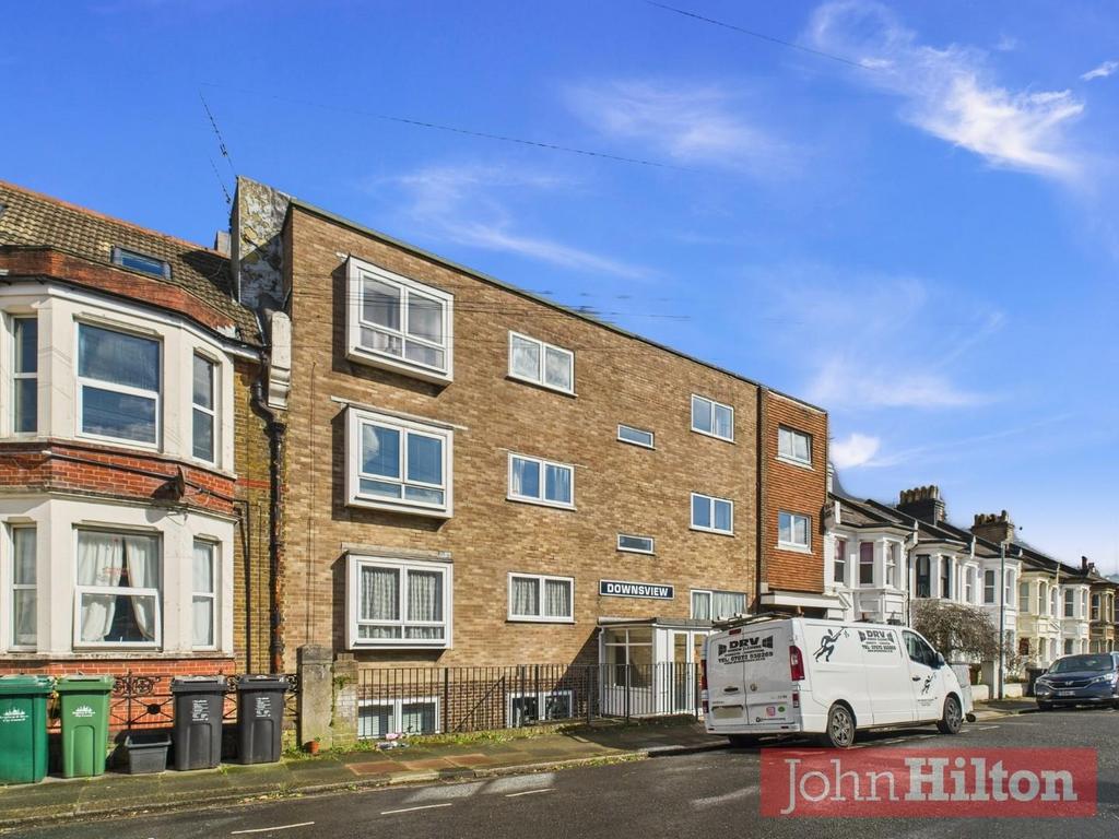 Downsview, Compton Road, Brighton 2 bed flat for sale - £300,000
