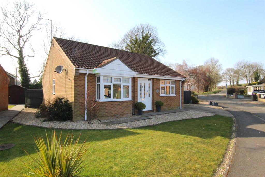 Meadow Drive, Binbrook, Market Rasen LN8 2 bed detached bungalow for ...