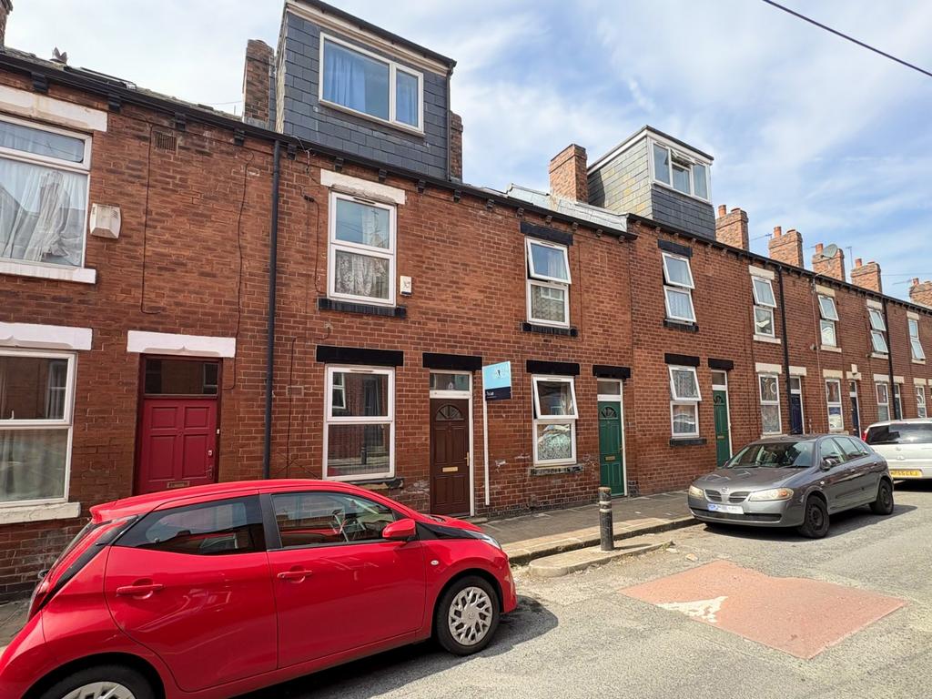 Burley Lodge Terrace, Hyde Park... 3 bed terraced house - £1,150 pcm (£ ...