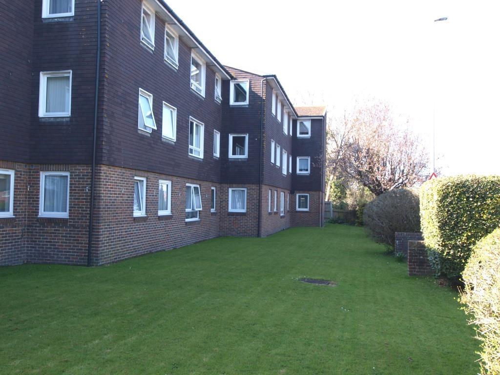 Guardian Court, Polegate BN26 2 bed flat - £129,950