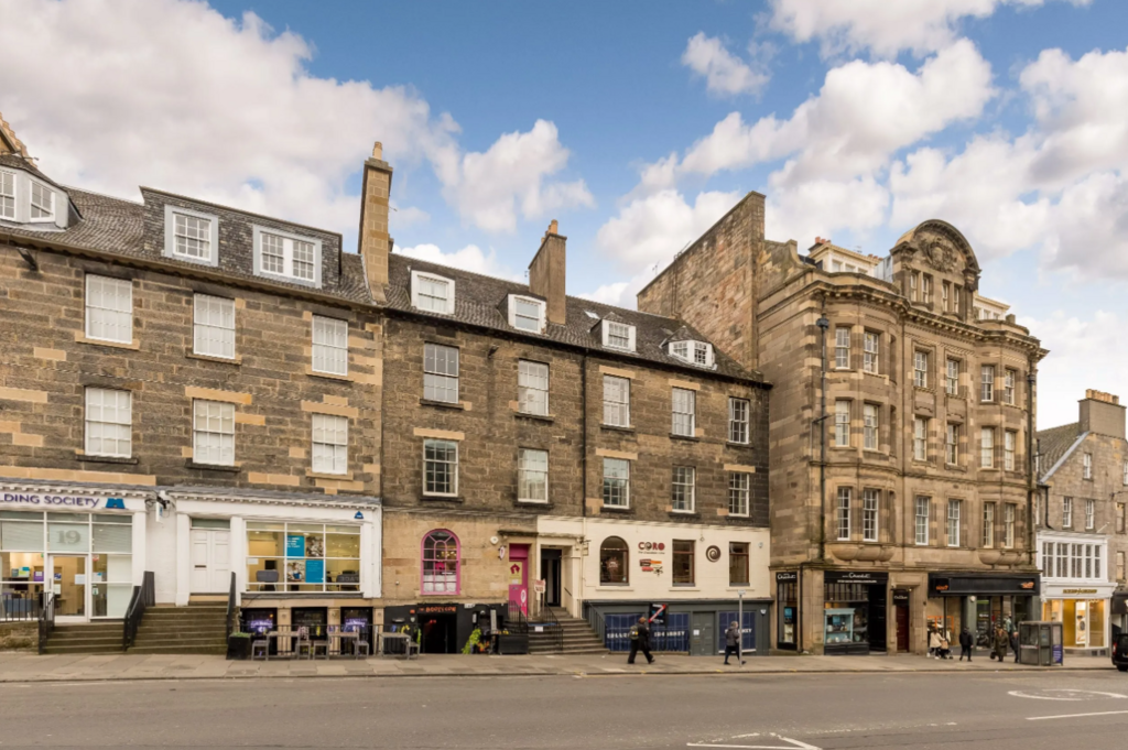 13, Frederick Street, Edinburgh, EH2 2EY 3 bed flat - £2,700 pcm (£623 pw)