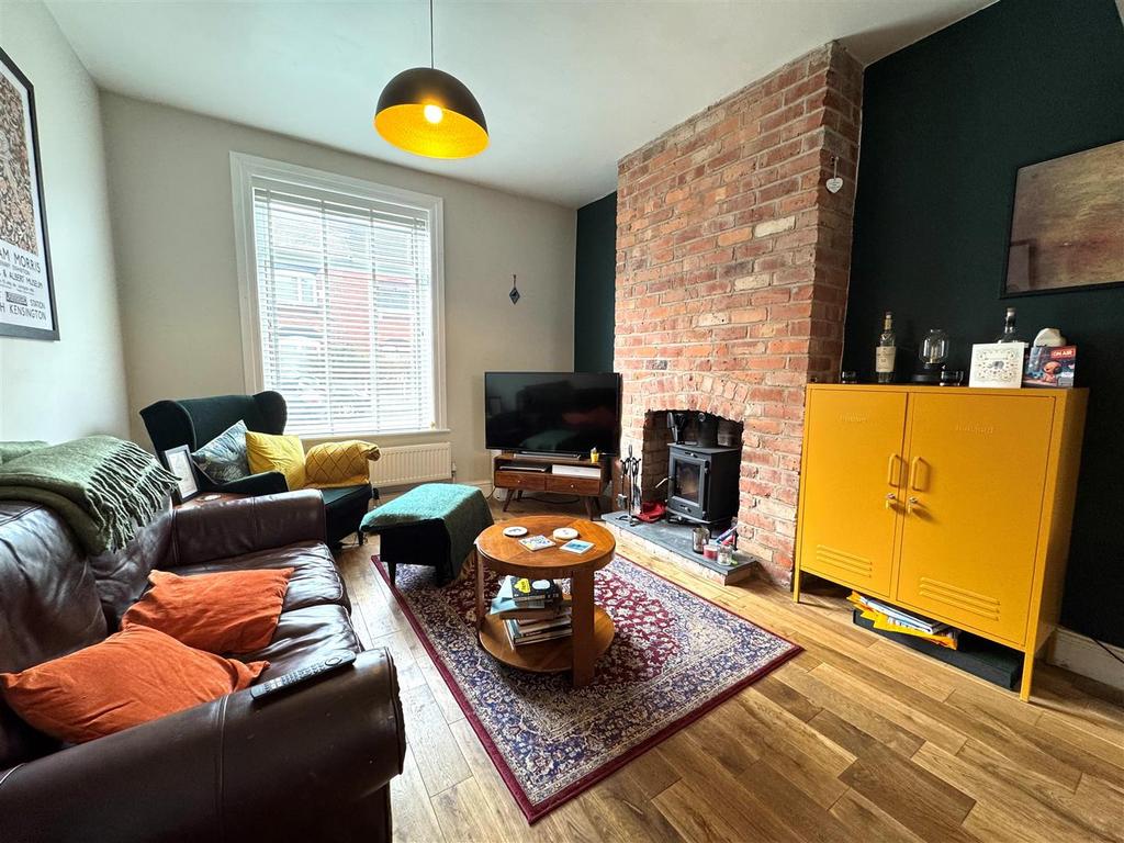 Lansdowne Road, Monton, Manchester 2 bed terraced house for sale - £265,000