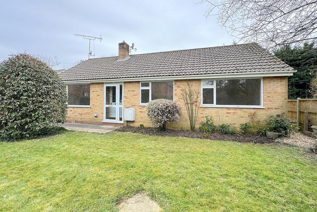Wincanton, BA9 3 bed detached bungalow - £325,000