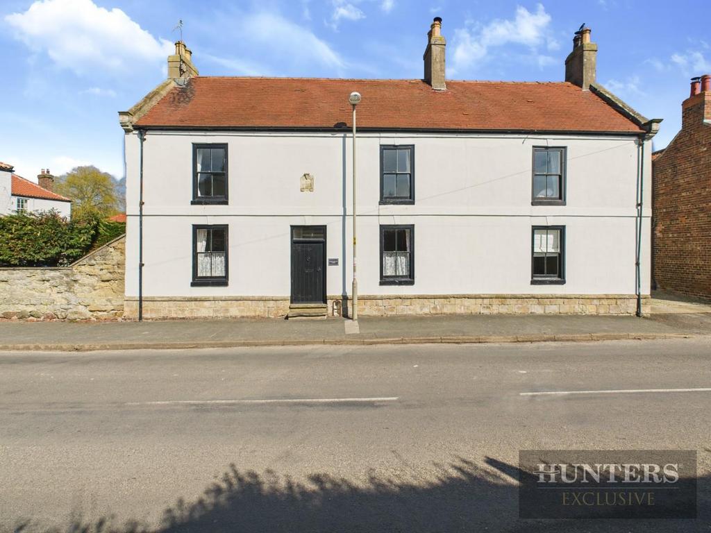 West Street, Muston, Filey 5 bed detached house for sale - £495,000