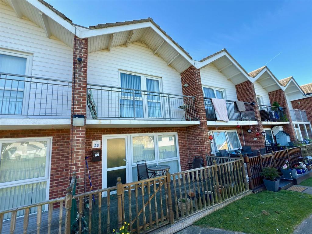 Waterside park, Corton, Lowestoft 2 bed chalet - £52,000