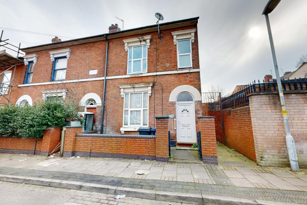 Birmingham B19 6 bed semi-detached house - £240,000