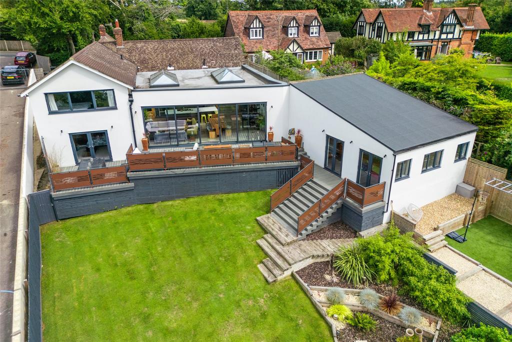 Wray Lane, Reigate, Surrey, RH2 4 bed detached house - £1,685,000