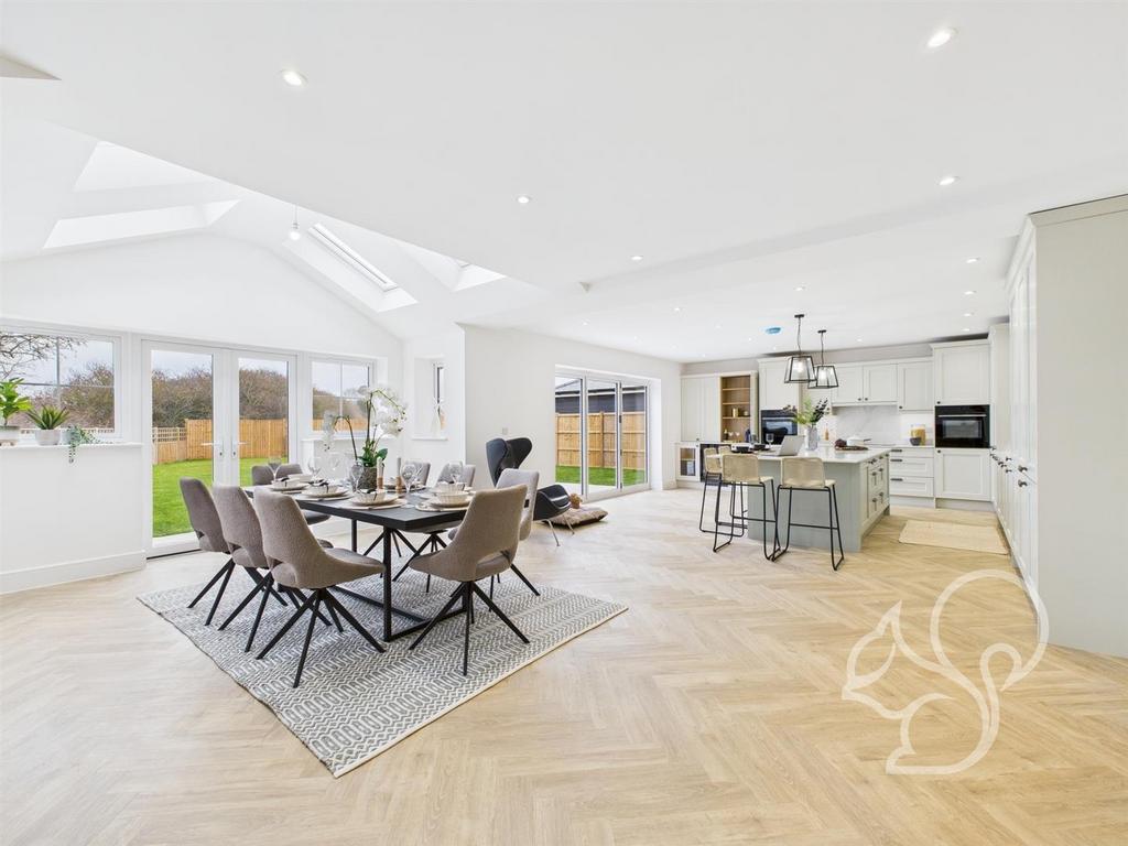 Hunters Grove, Felsted CM6 4 bed detached house for sale - £1,495,000