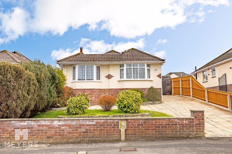 Shapland Avenue, Bearwood, BH11 2 bed detached bungalow - £340,000