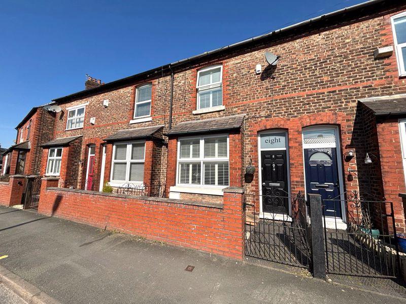 Sinderland Road, Altrincham WA14 2 bed terraced house for sale - £330,000