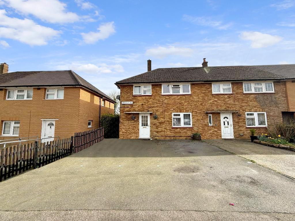Brickly Road, Hockwell Ring, Luton... 3 bed end of terrace house - £300,000