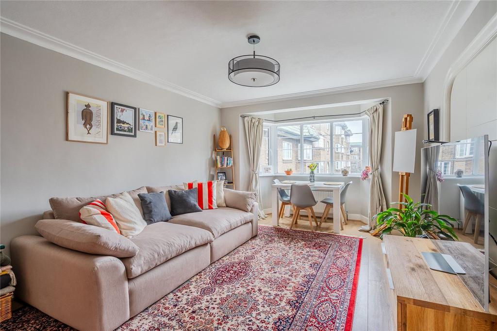 Streatham High Road, London, SW16 3 bed apartment for sale - £475,000