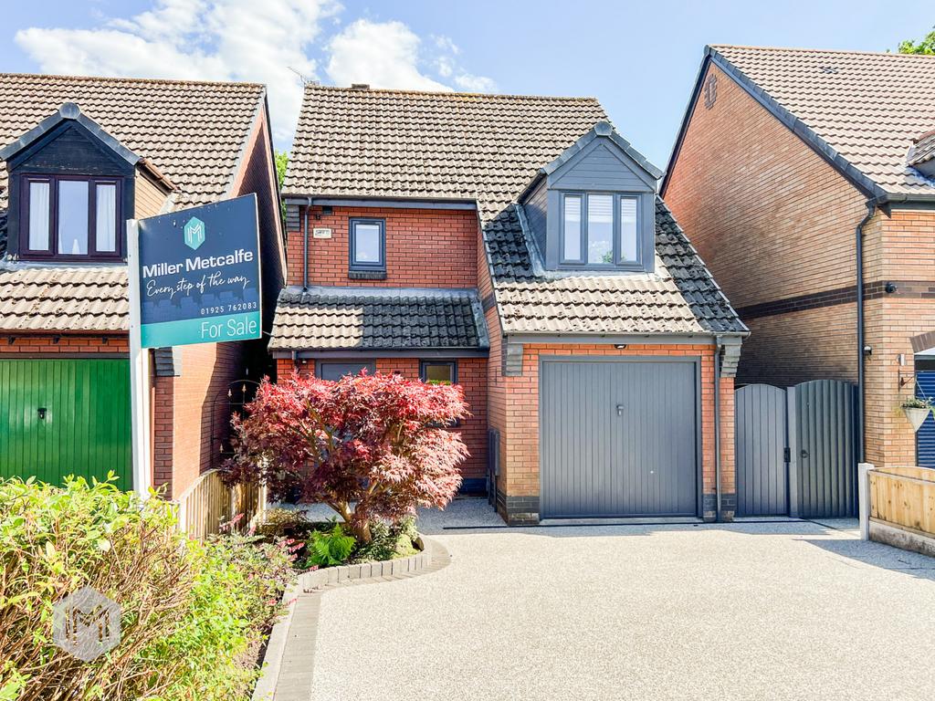 Claydon Gardens, Rixton, Warrington... 3 bed detached house - £400,000