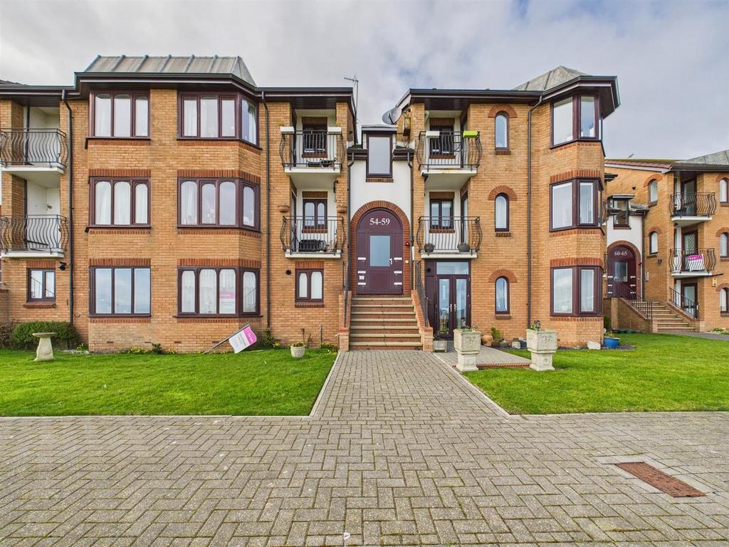 Alexandra Court, Bridlington 2 bed flat for sale - £175,000