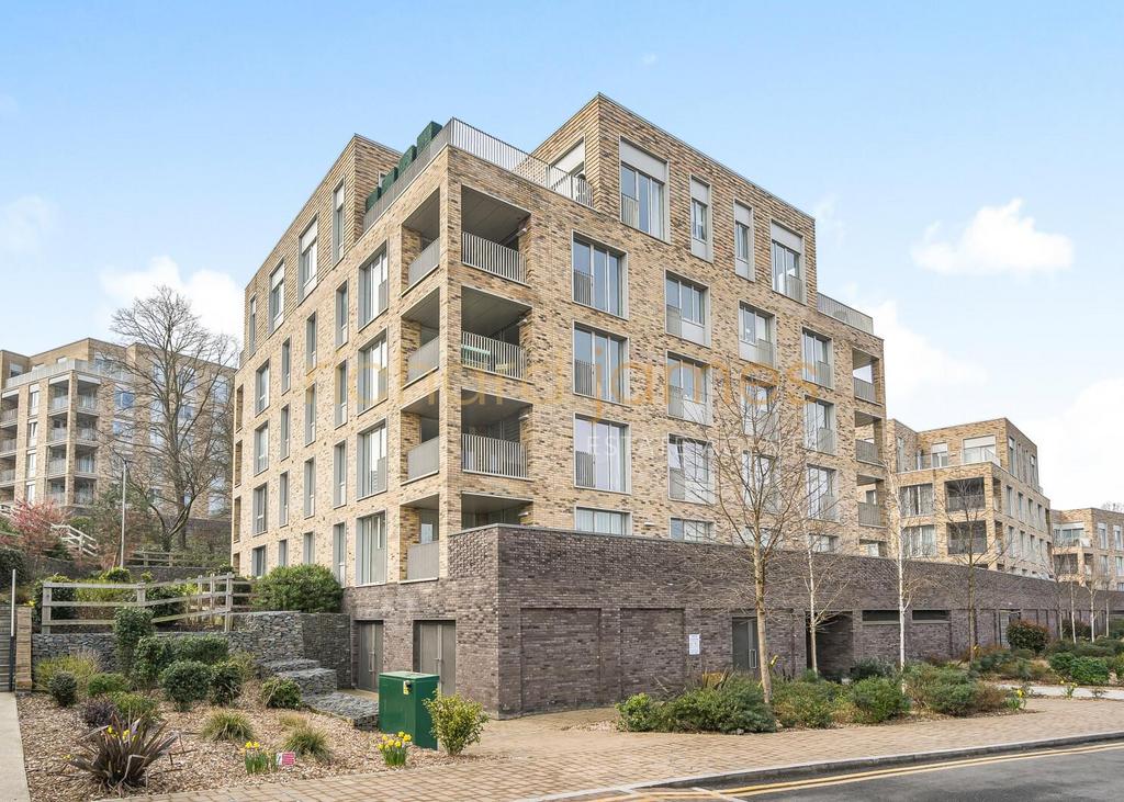 Cornforth Lane, Mill Hill, NW7 2 bed apartment - £625,000