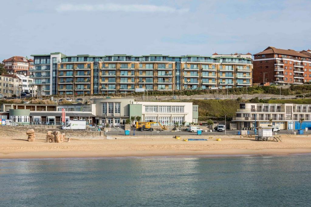 Flat 12 The Point, Marina Close... 2 bed apartment - £250,000