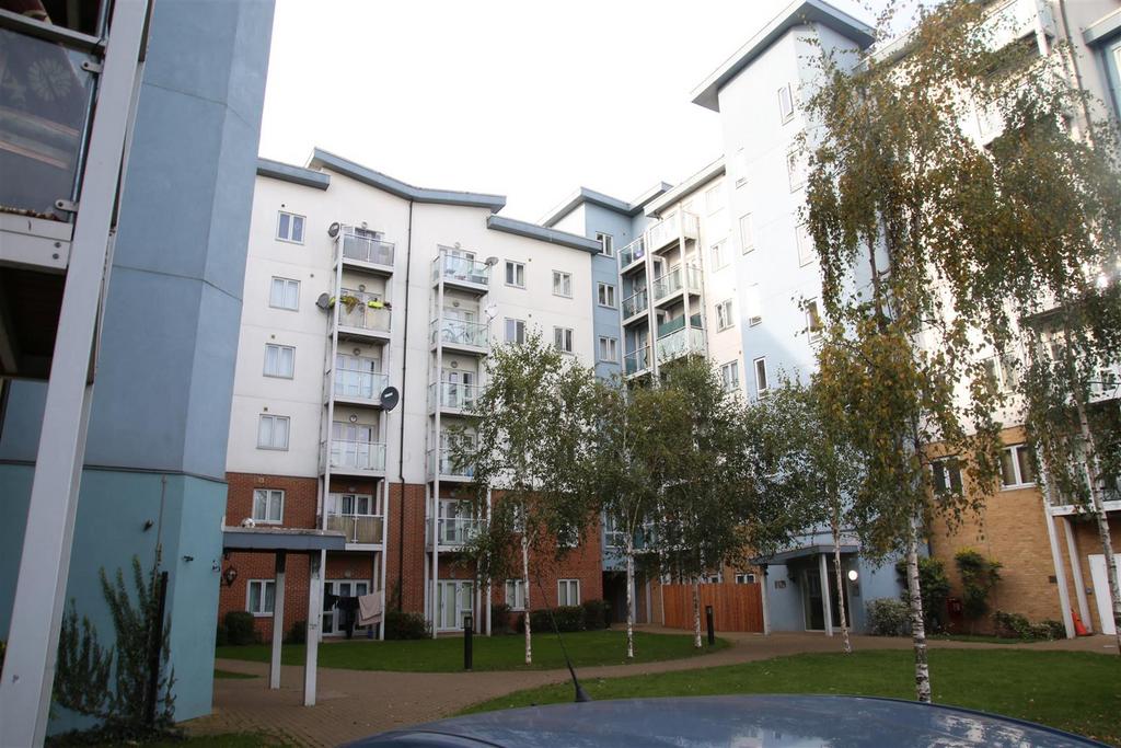 Foundry Court, Mill Street, Slough 1 bed apartment - £1,200 pcm (£277 pw)