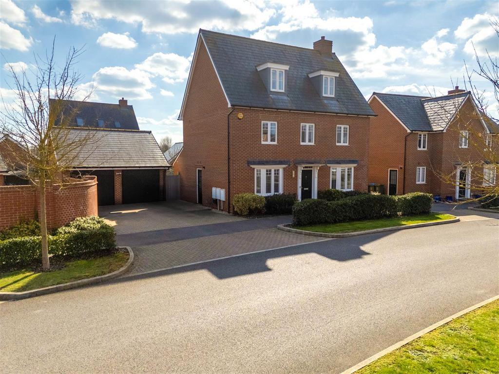 Barge Crescent, Aylesbury HP22 5 bed detached house for sale - £750,000