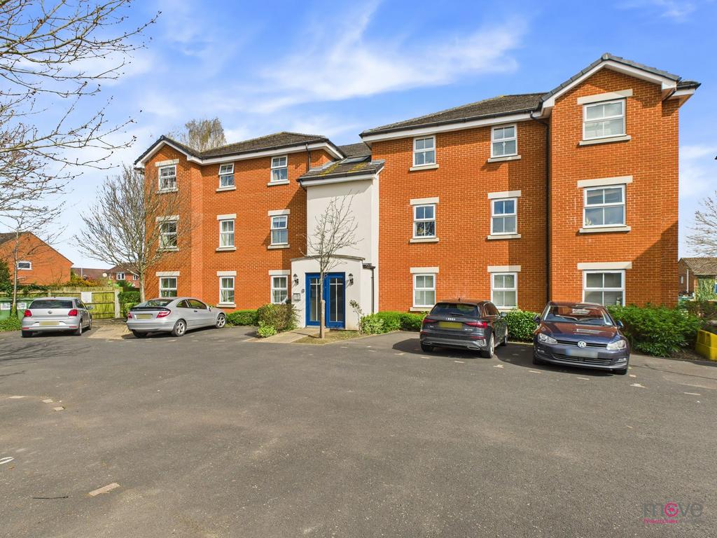 Bath Road, Worcester WR5 2 bed flat - £170,000
