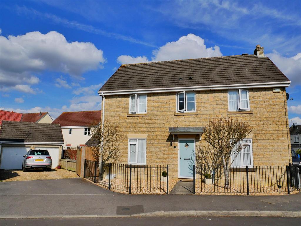 Springfield Drive, Calne 4 bed detached house - £475,000