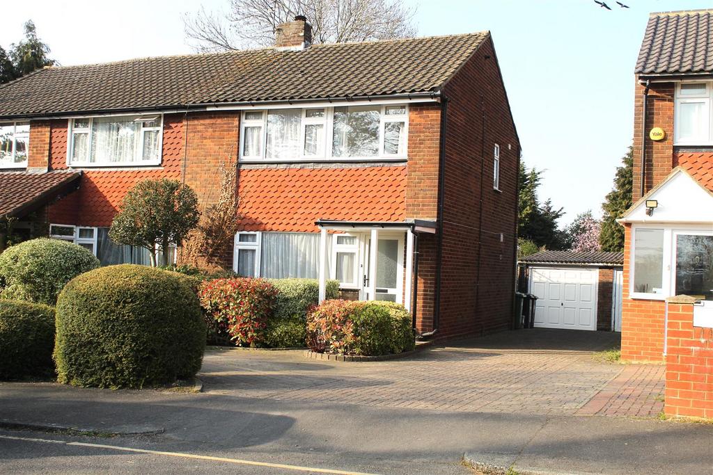 Mutton Lane, Potters Bar EN6 3 bed semi-detached house for sale - £565,000