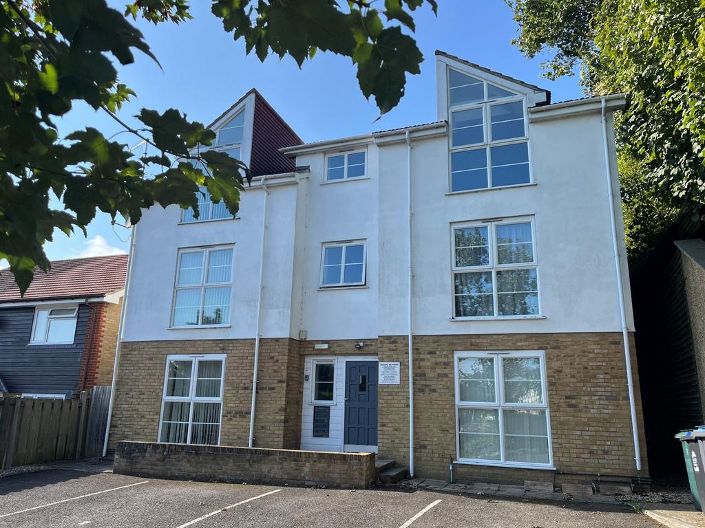 Flat, Dodds Court, Dodds Lane, Dover 1 bed flat to rent - £850 pcm (£ ...