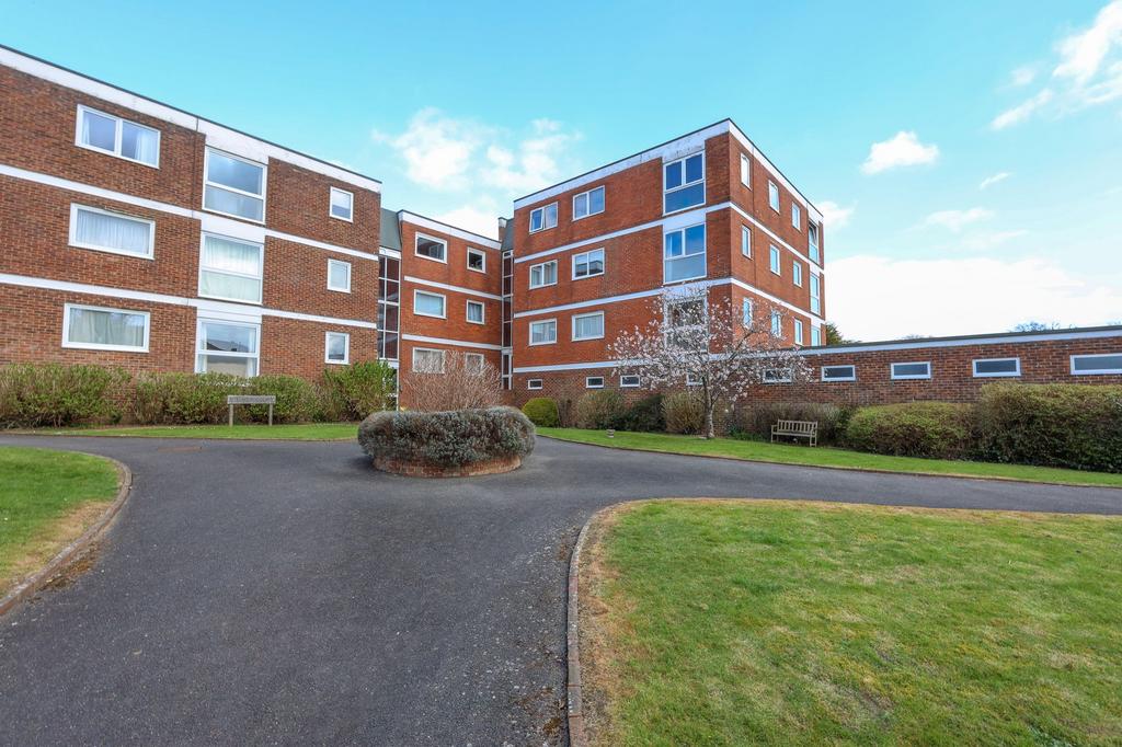 Crescent Way, St. Lukes Court... 2 bed flat for sale - £240,000