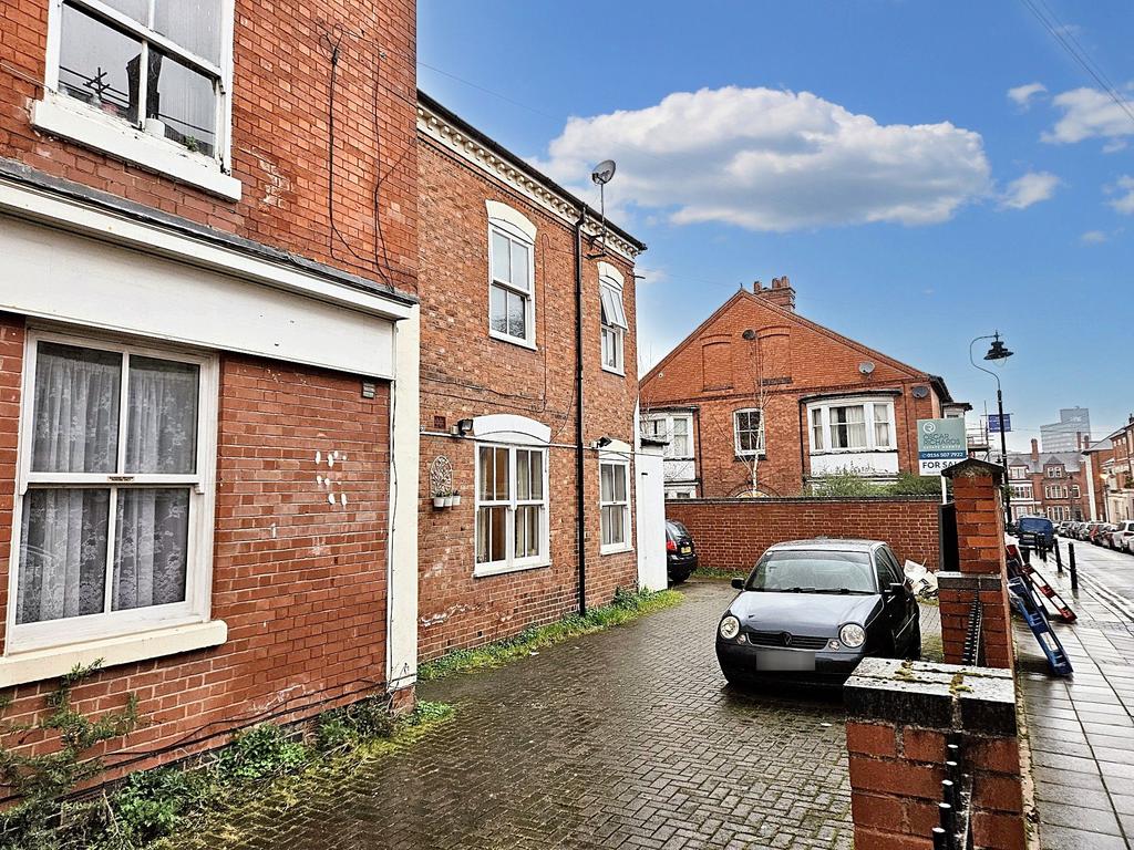 Highfield Street, Leicester, LE2 1 bed flat for sale - £100,000