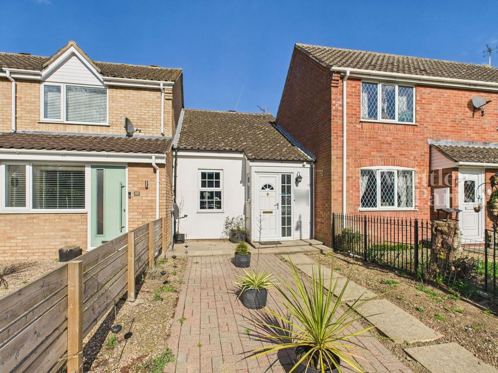 Swan Lane, Long Stratton 1 bed terraced house for sale - £170,000