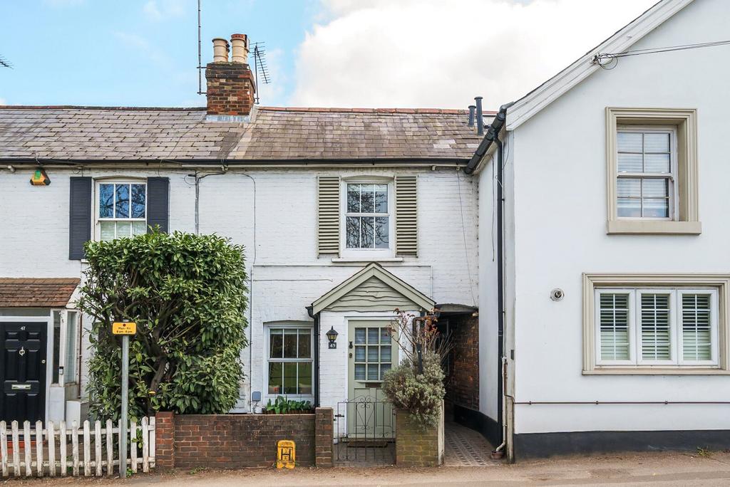 Heath Road, Weybridge, KT13 2 bed terraced house for sale - £460,000