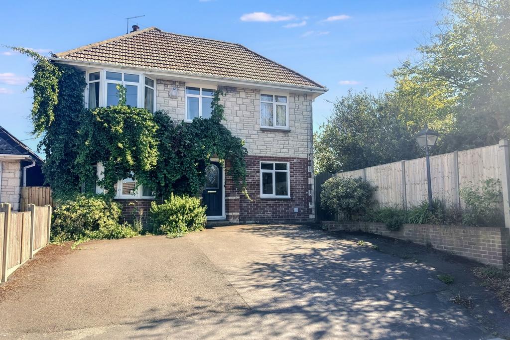 Southill 4 bed detached house - £500,000