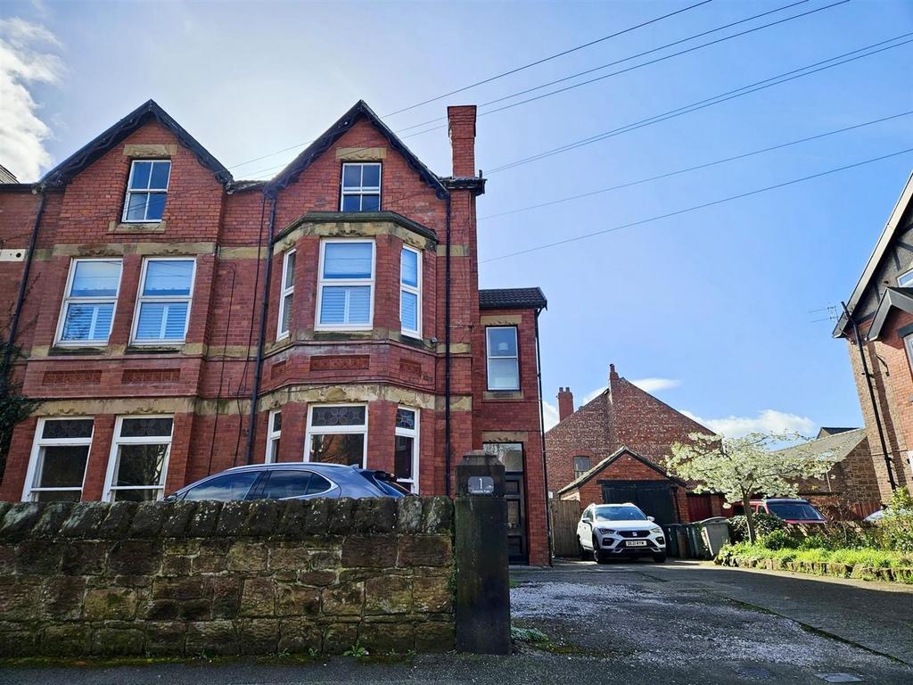 Hoscote Park, West Kirby, Wirral 2 bed apartment for sale - £275,000