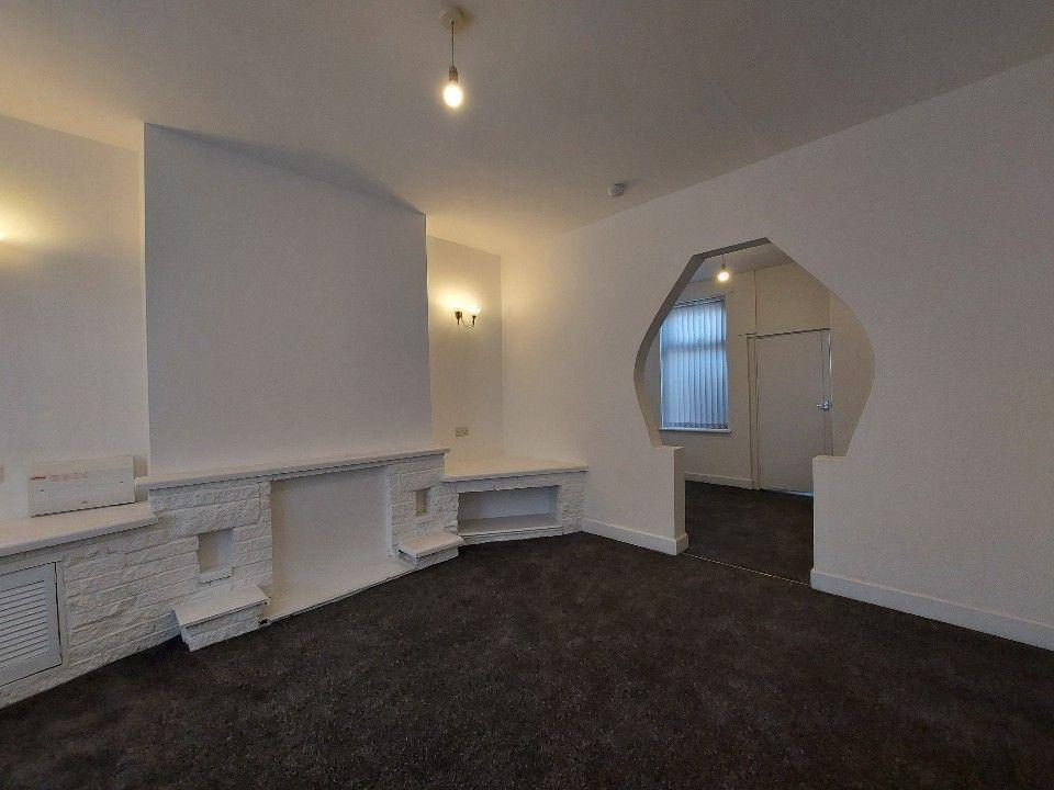 Grange Street, Burnley BB11 2 bed terraced house - £540 pcm (£125 pw)