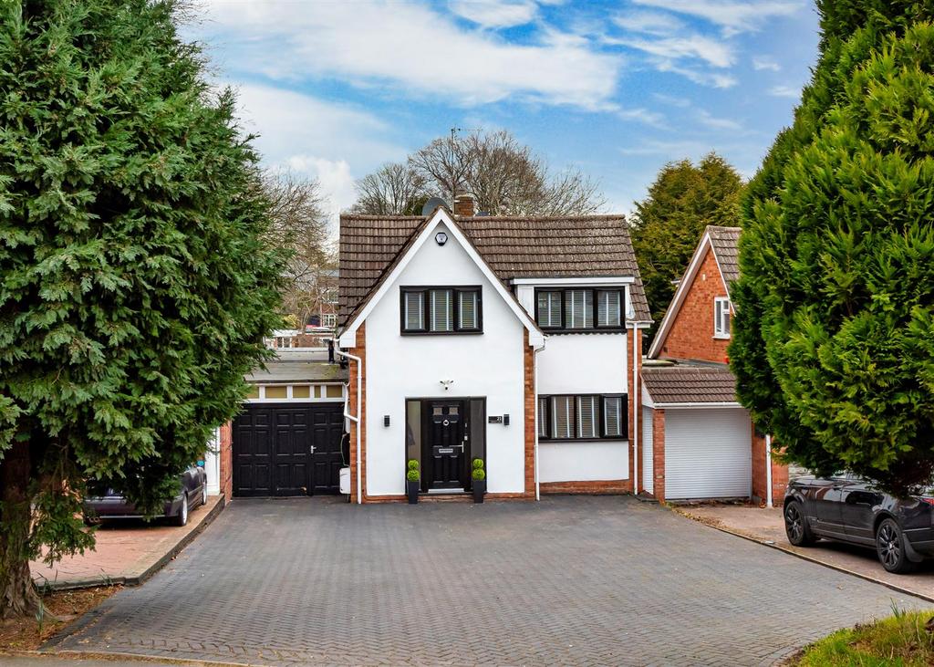 21 Walnut Drive, FInchfield... 4 bed detached house - £395,000